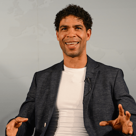 Book Carlos Acosta - Contact speaker agent - JLA